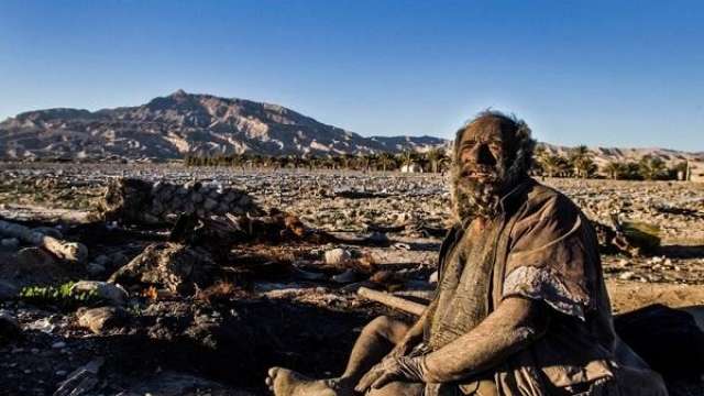 Meet world's dirtiest man Amou Haji, who has not bathed in over 65 years