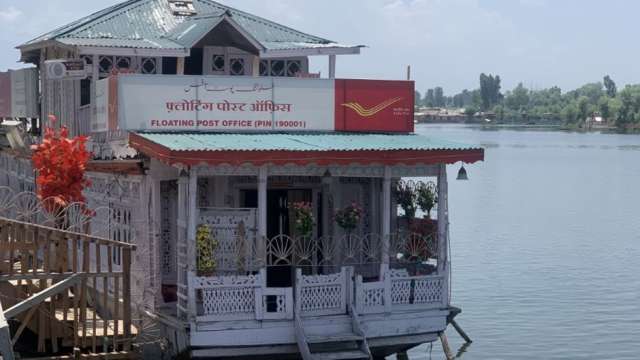 World's only floating post office on Dal Lake delivering letters to ...