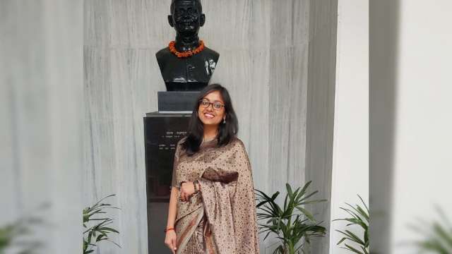 Know what IAS officer Gunjan Singh said about topping UPSC exam with ...