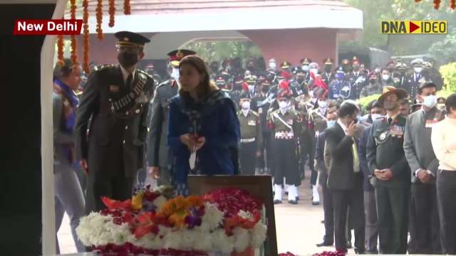 Watch: Wife, daughter of Brigadier LS Lidder pay their last respects