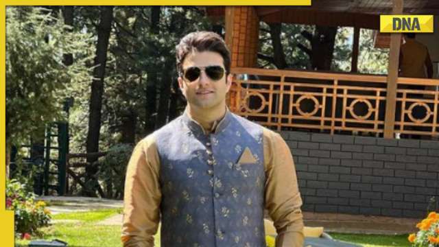'Shah Rukh Khan of Kashmir': Netizens compare IAS officer Athar Aamir ...