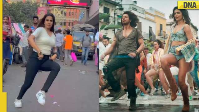 Girl dances to SRK's 'Jhoome Jo Pathaan' on crowded street, netizens ...